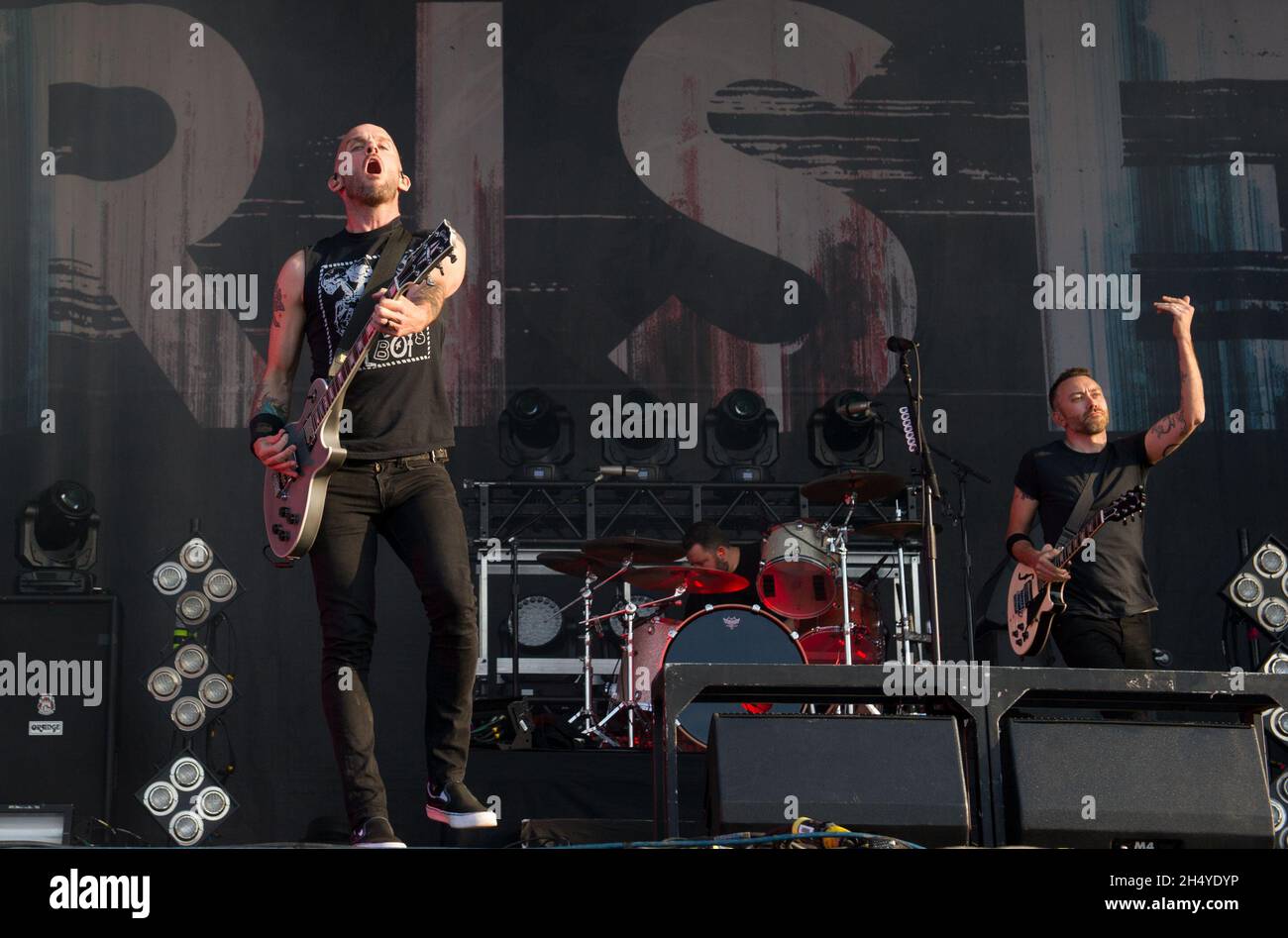 Rise against singer hi-res stock photography and images - Alamy