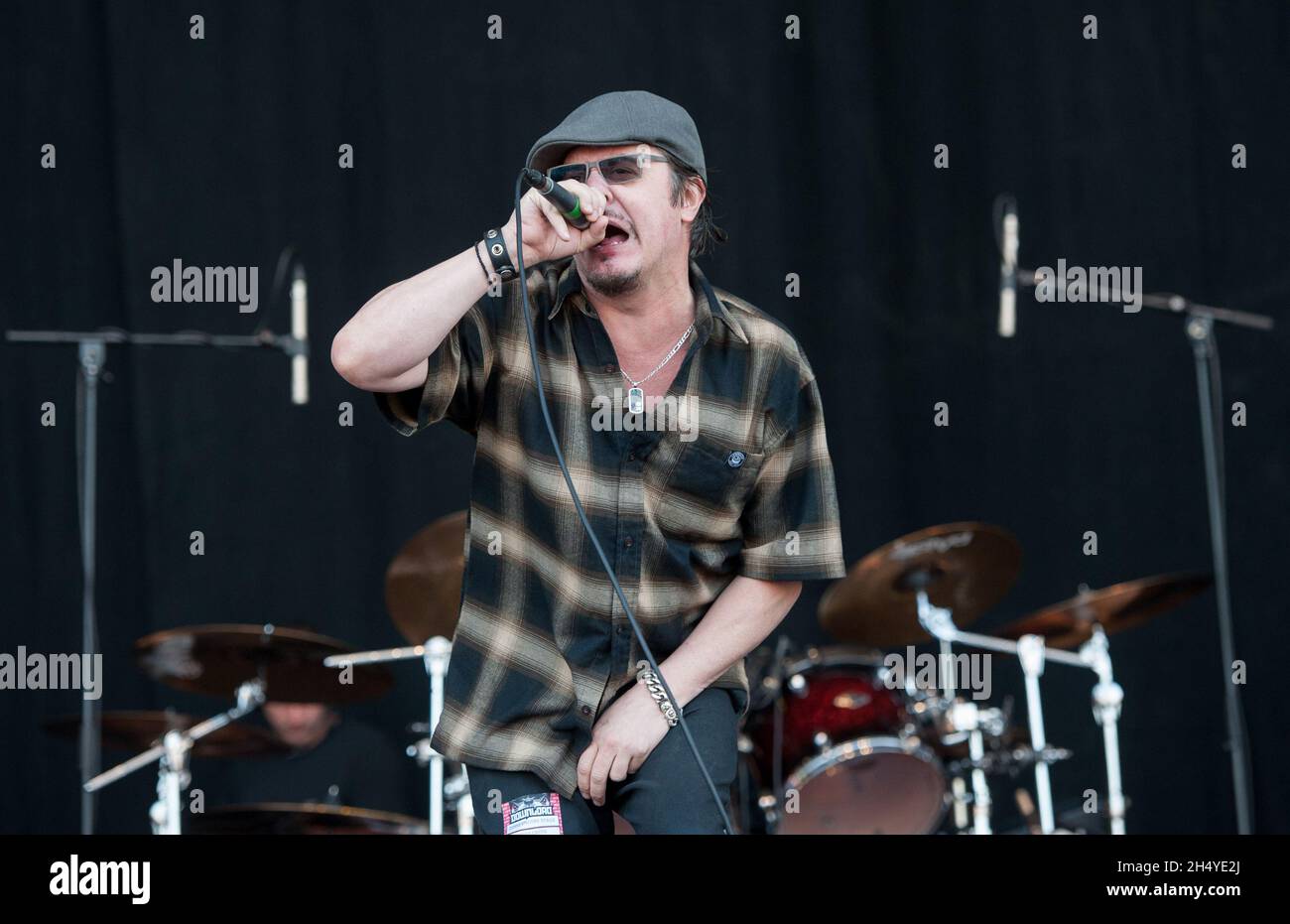 Mike patton dead cross hi-res stock photography and images - Alamy