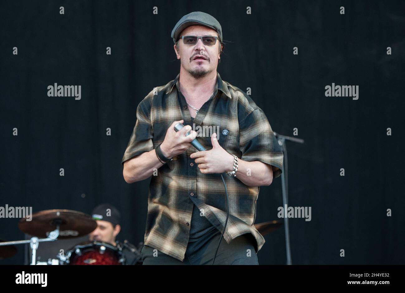Mike patton dead cross hi-res stock photography and images - Alamy
