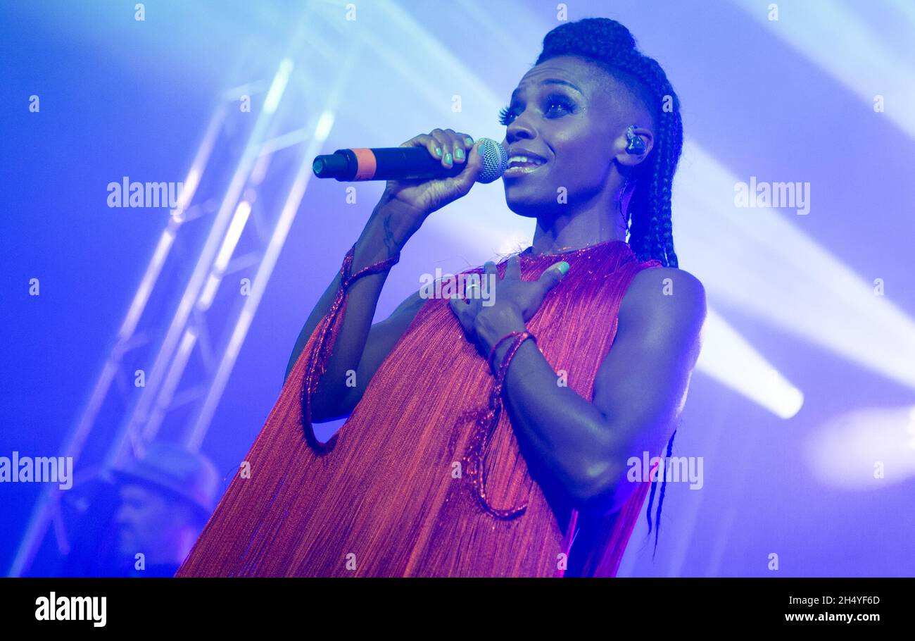 Skye edwards hi-res stock photography and images - Alamy