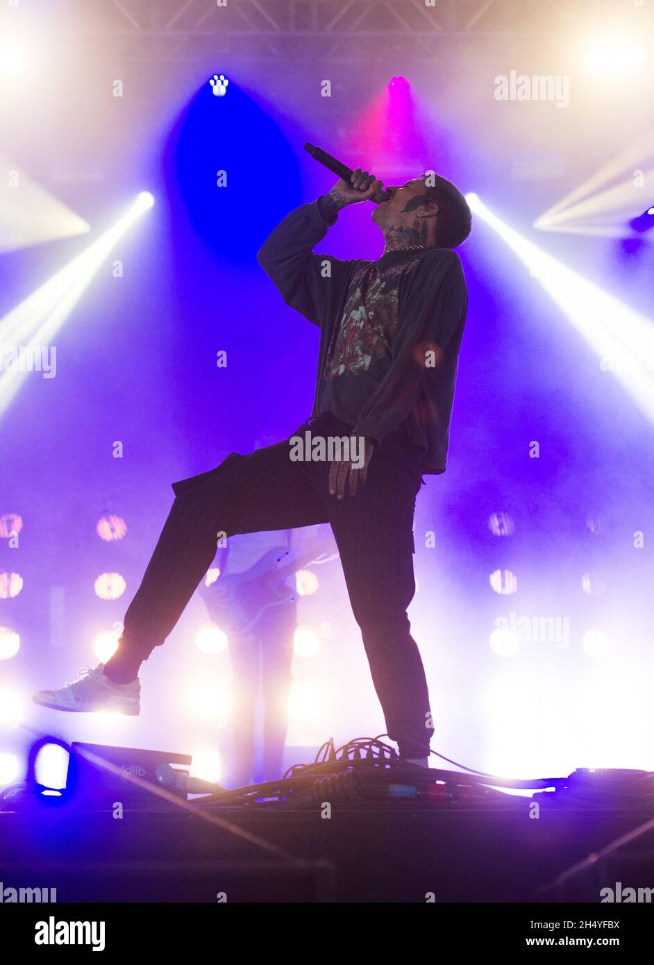 Oli sykes bring me the horizon hi-res stock photography and images - Alamy