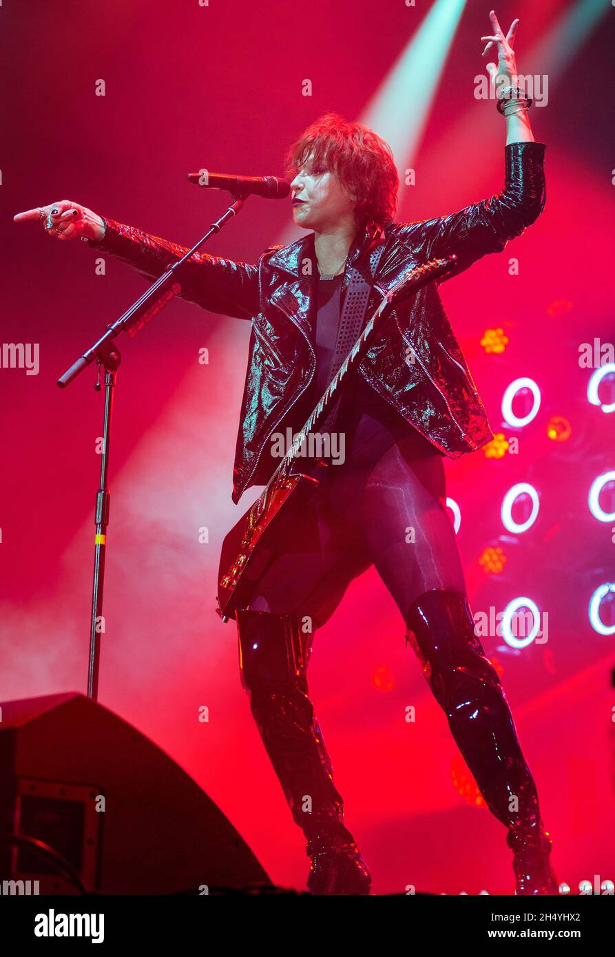 Lzzy Hale of Halestorm performs on stage on 25 November 2019 at ...