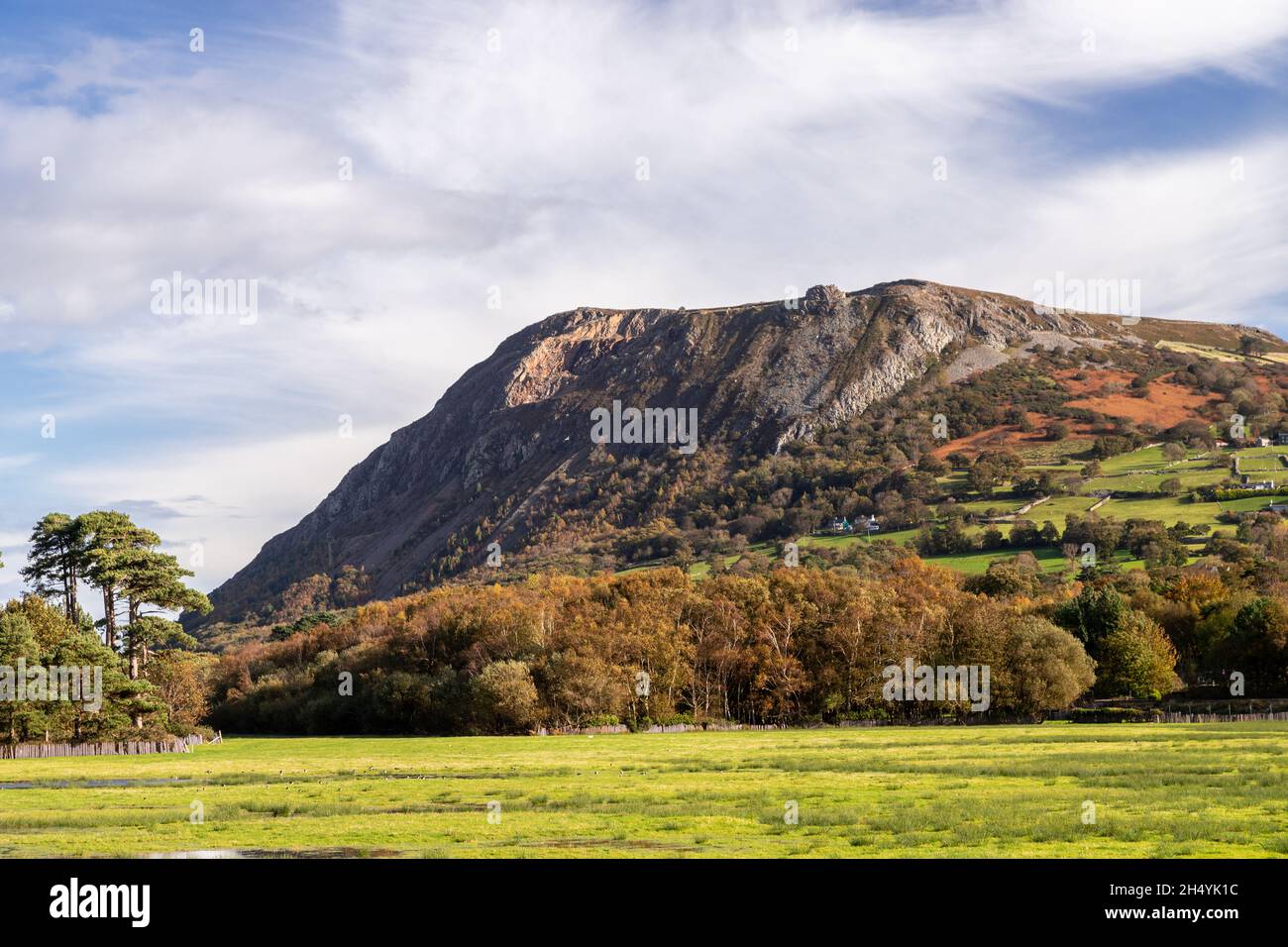 Headland at Llanfairfechan, North Wales coast Stock Photo - Alamy