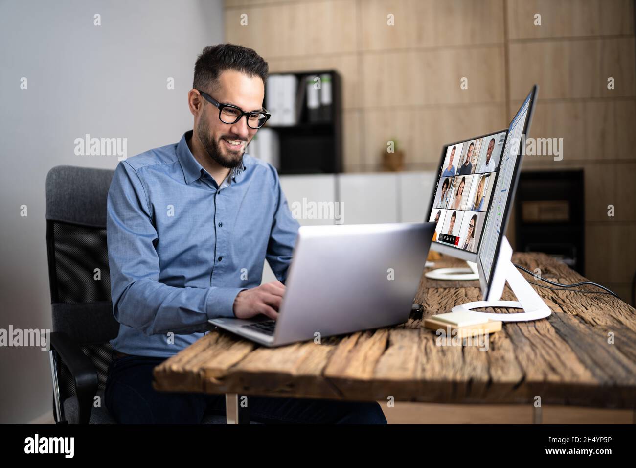Online Video Conference Call. Remote Webinar Meeting Stock Photo - Alamy