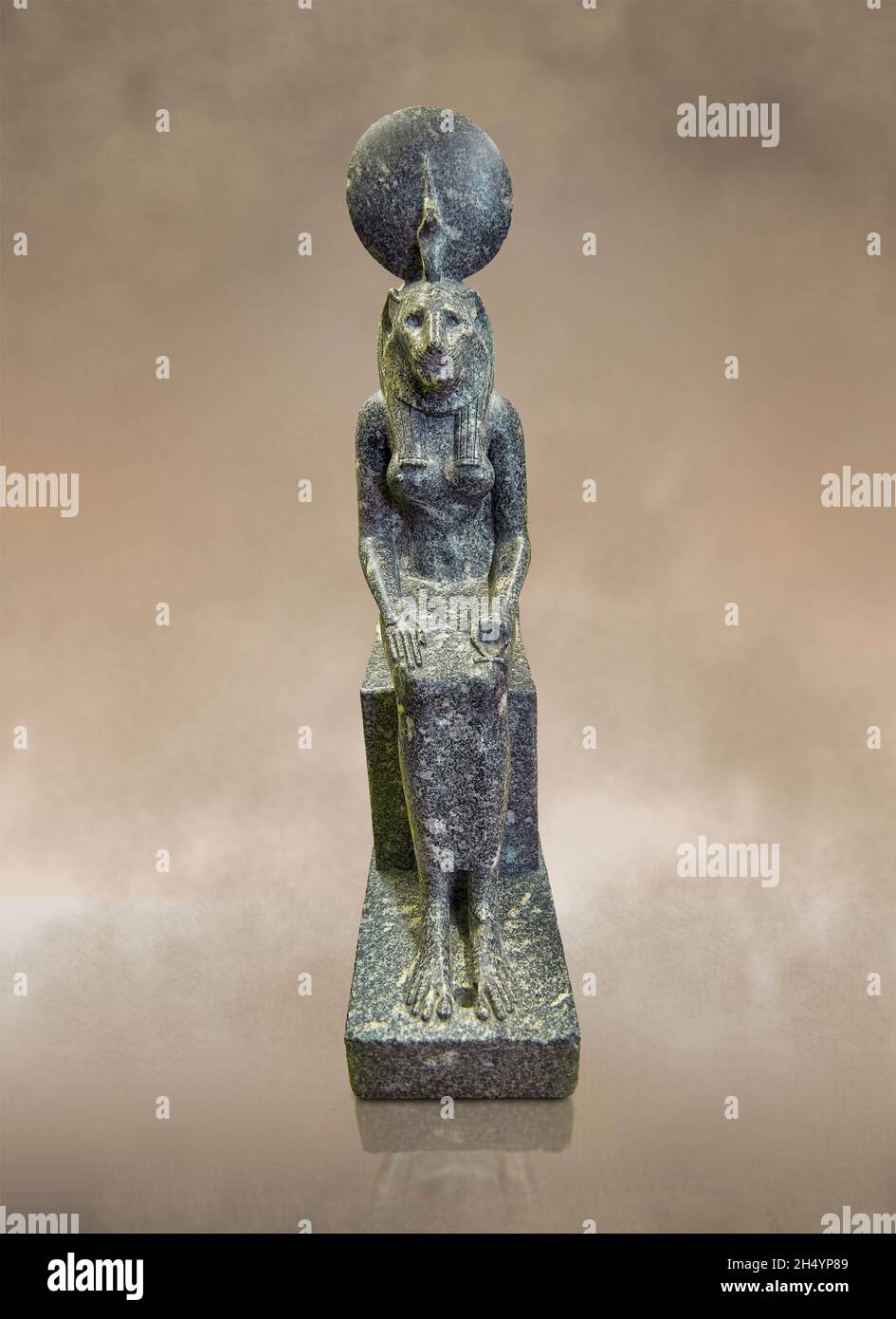 Lioness goddess hi-res stock photography and images - Alamy