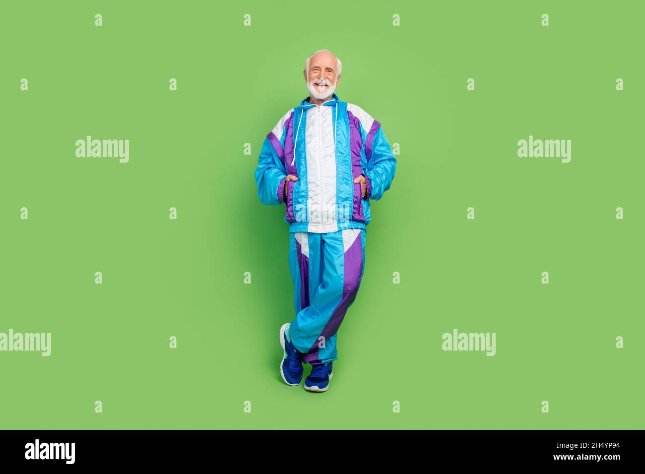 Healthy senior sportsman guy grandfather hi-res stock photography and ...