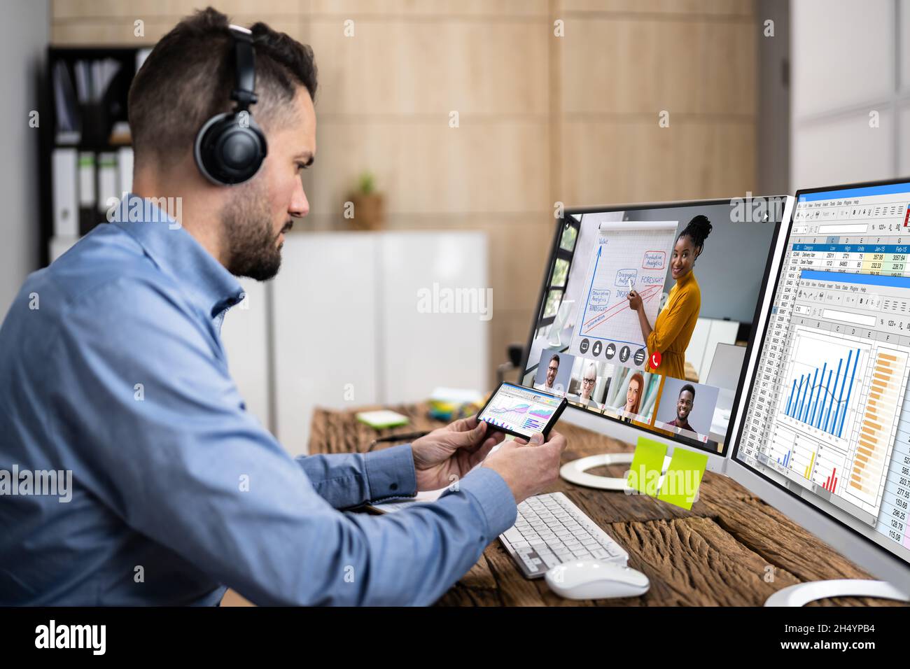 Virtual Online Coaching Meeting On Lecture Tutorial Stock Photo - Alamy