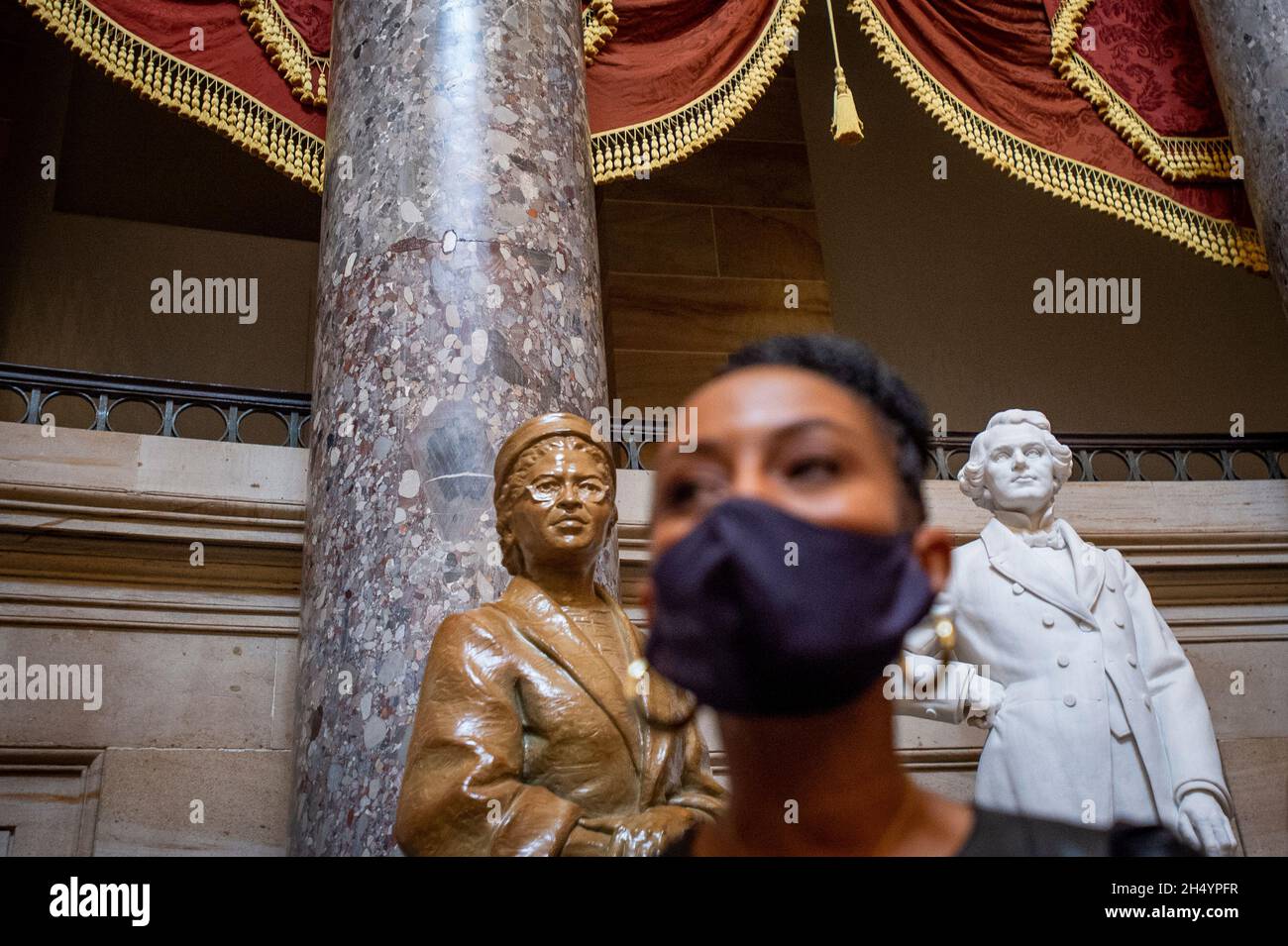 Rosa parks statue hi-res stock photography and images - Alamy