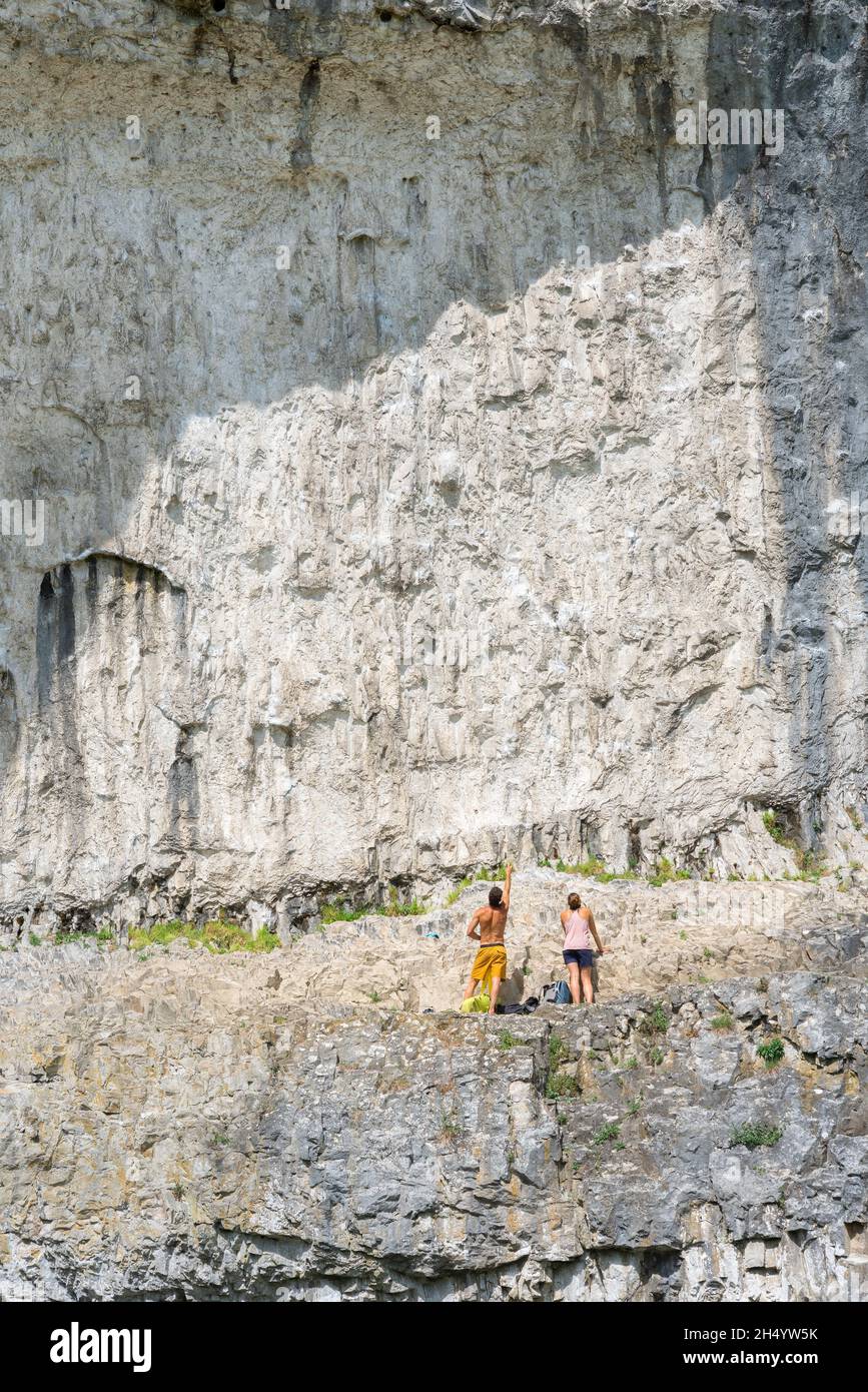 Sheer scale hi-res stock photography and images - Alamy