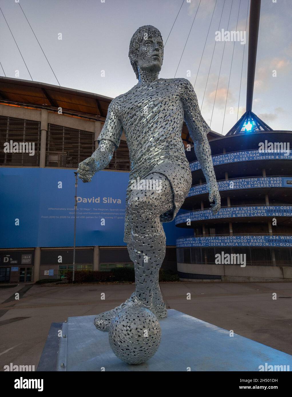 David silva statue hi-res stock photography and images - Alamy