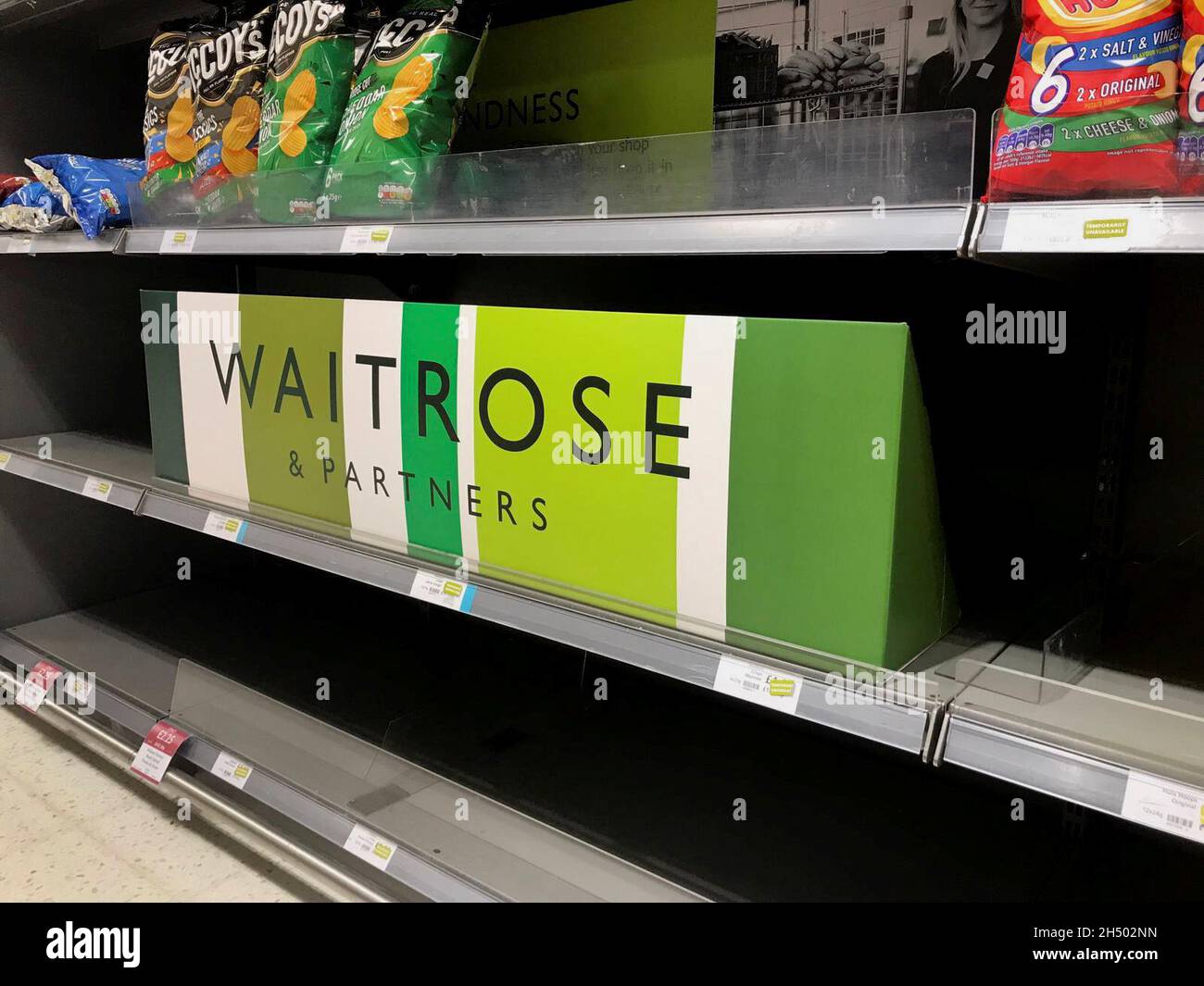 Empty shelves supermarket 2021 hi-res stock photography and images - Alamy