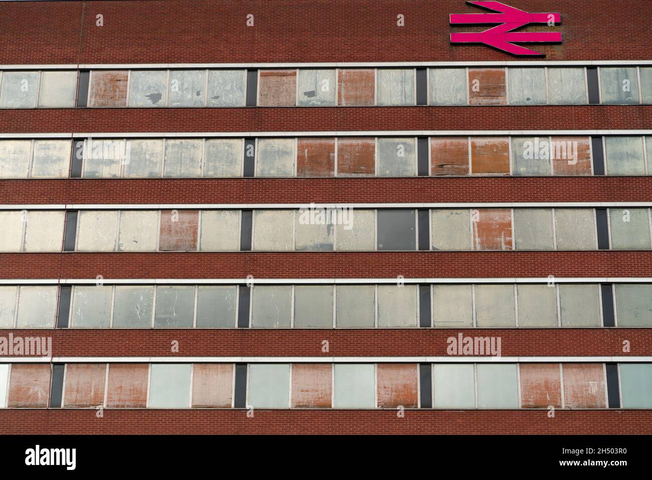 British rail building swindon hi-res stock photography and images - Alamy