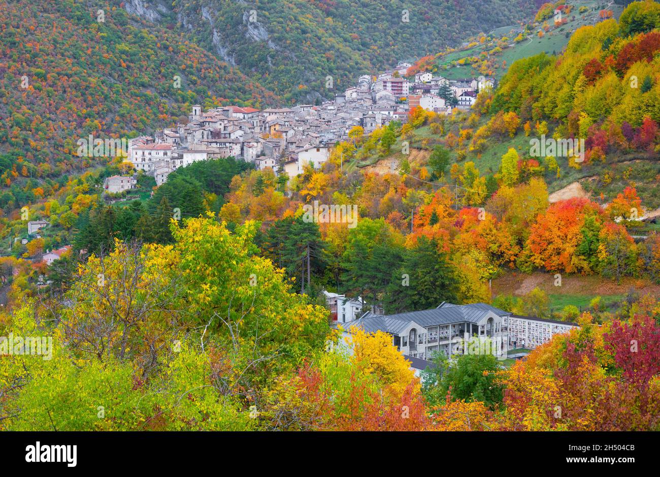 Scanno (Abruzzo, Italy) - The medieval village of Scanno, in the ...