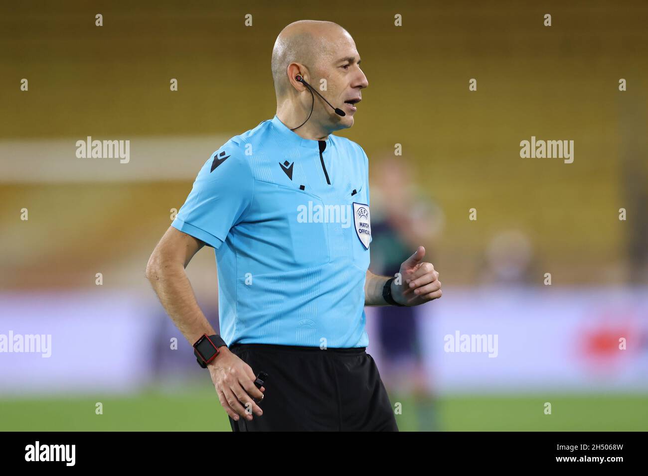 Referee cuneyt cakir of turkey hi-res stock photography and images - Alamy