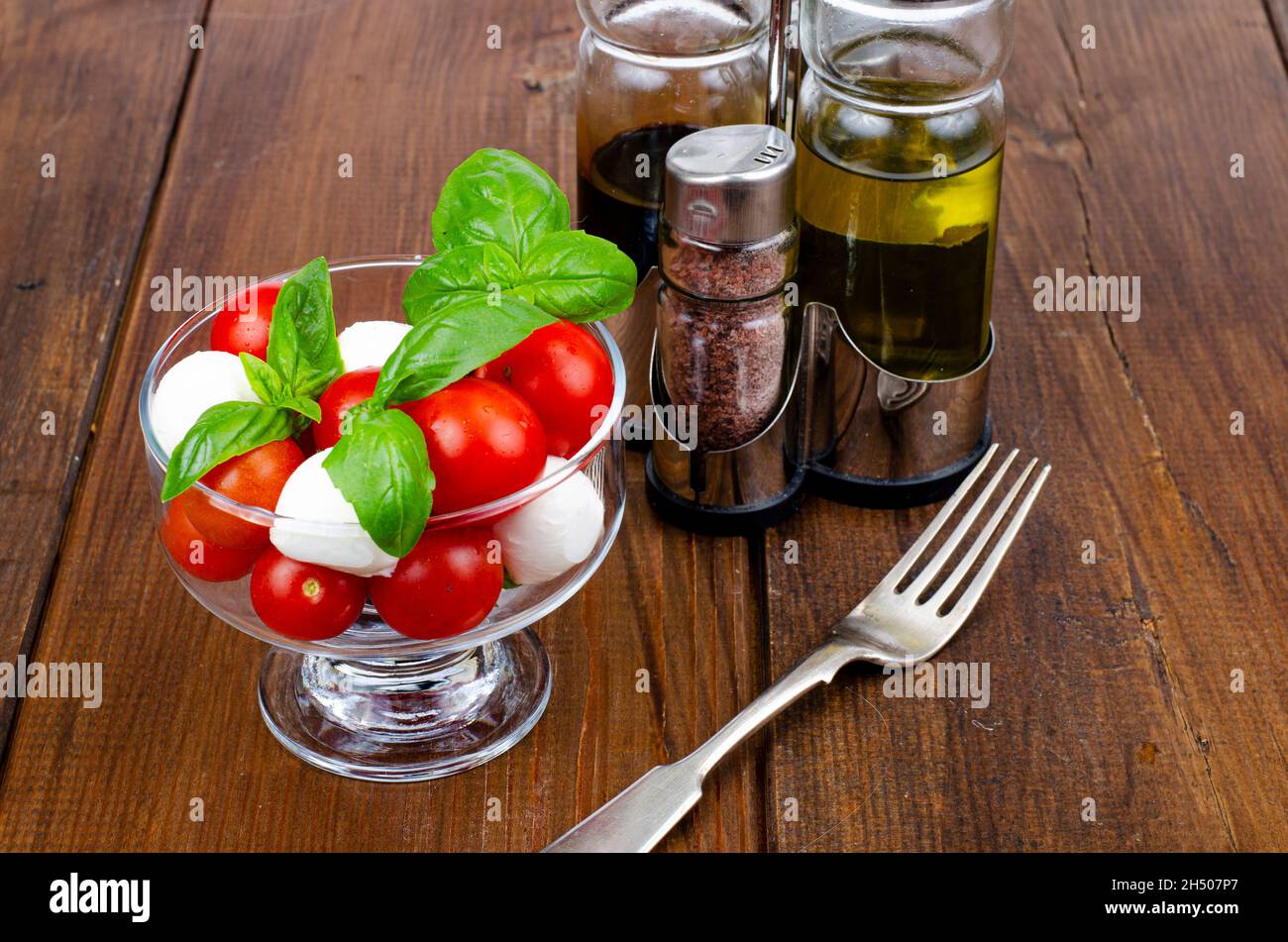Salade caprese hi-res stock photography and images - Alamy