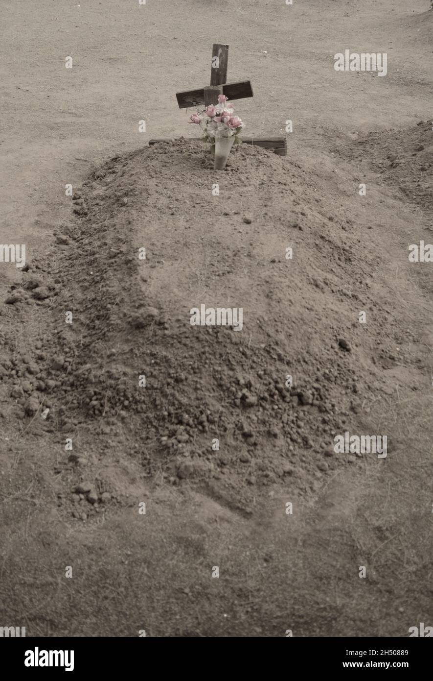 Crude Mexican graves on the Day of the Dead in Arizona Stock Photo - Alamy