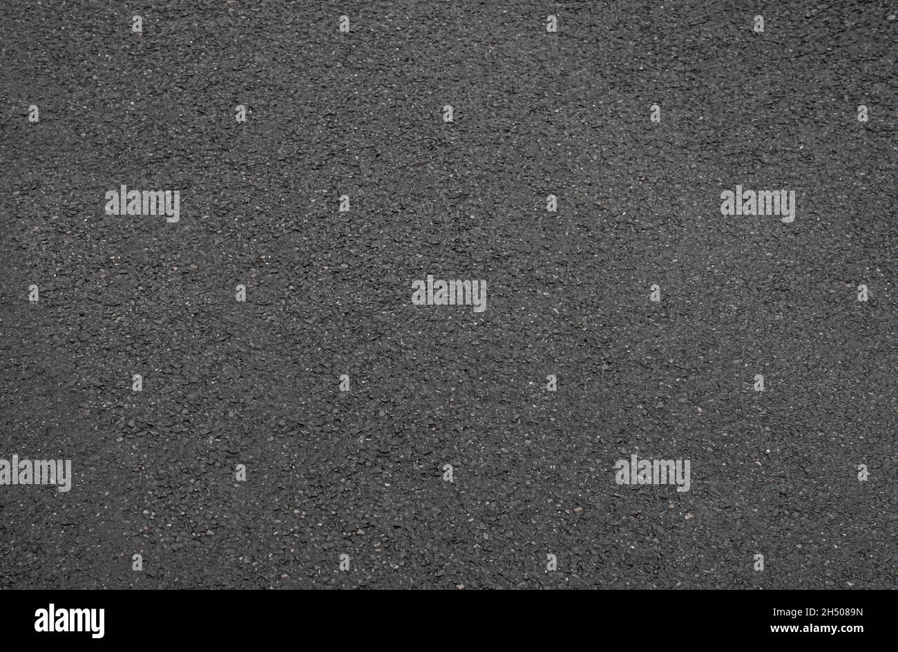 Wet asphalt texture hi-res stock photography and images - Alamy