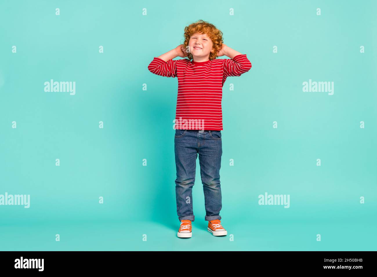 Small boy stand hi-res stock photography and images - Alamy