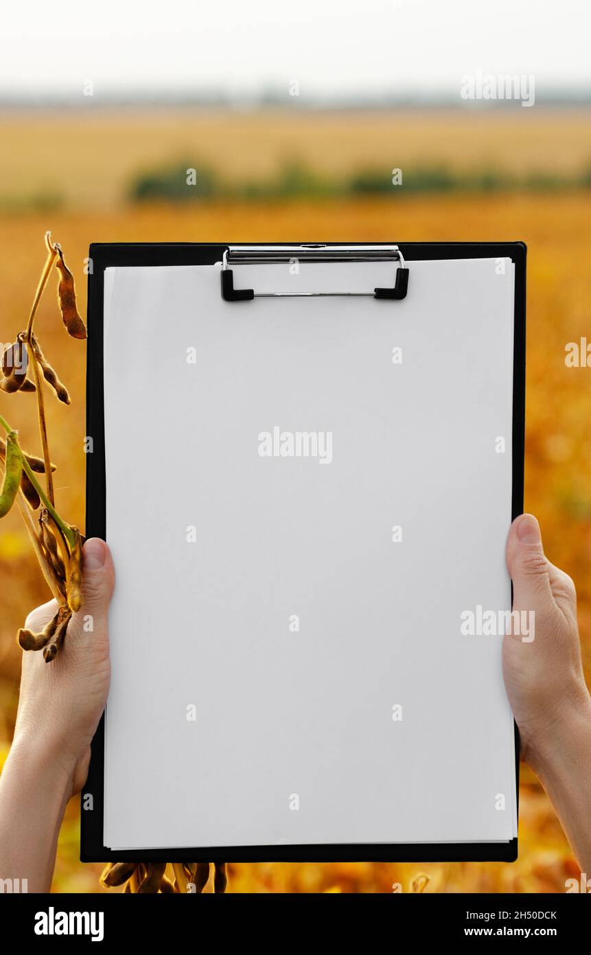 Blank field hi-res stock photography and images - Alamy