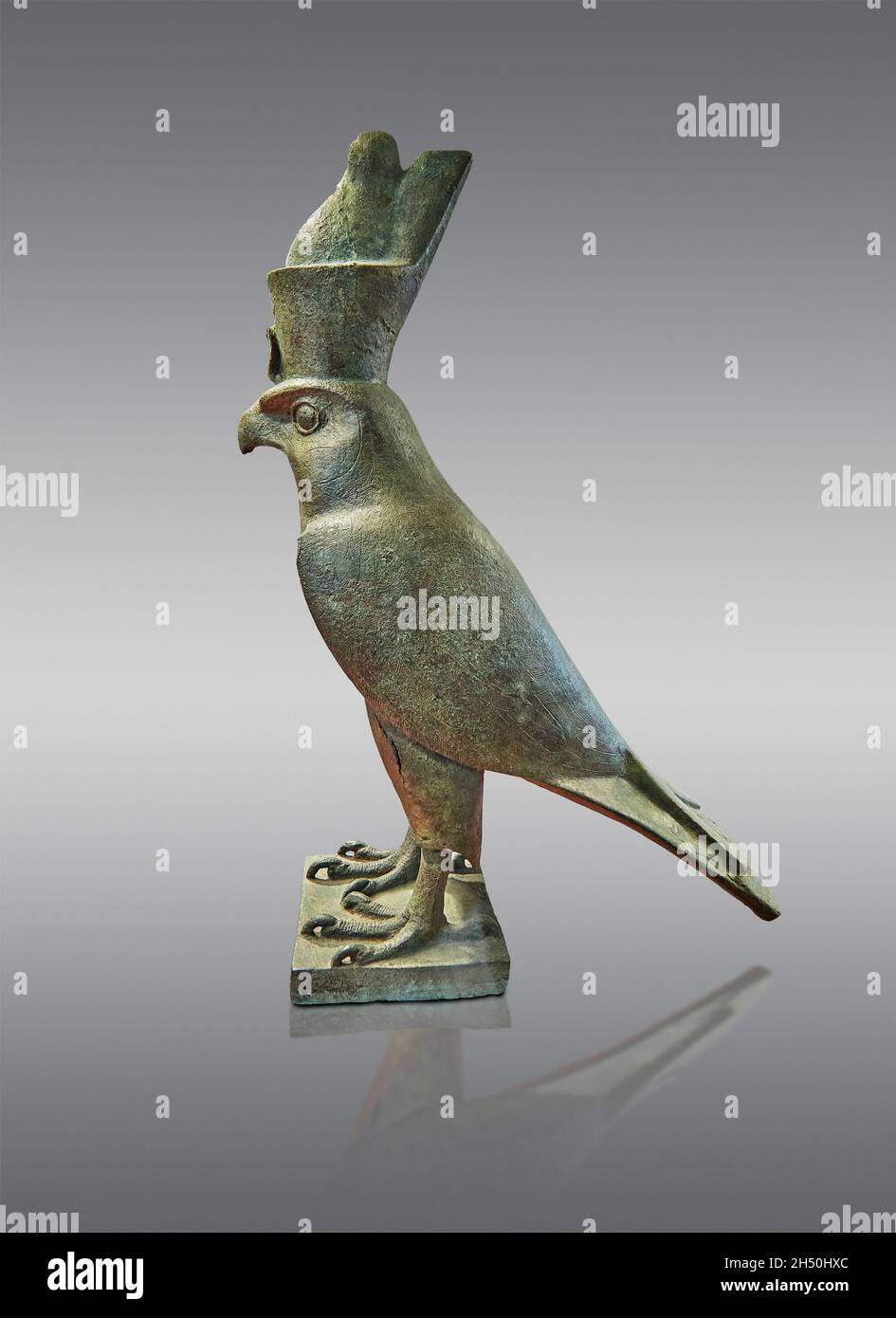 Ancient Egyptian Horus falcon statue, 664-332 BC, copper alloy. Louvre ...