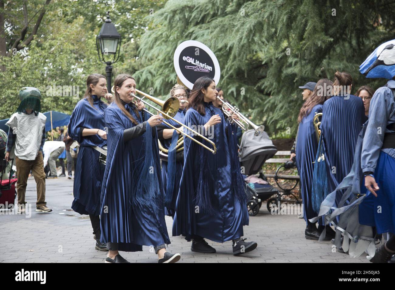 Female brass band hi-res stock photography and images - Alamy
