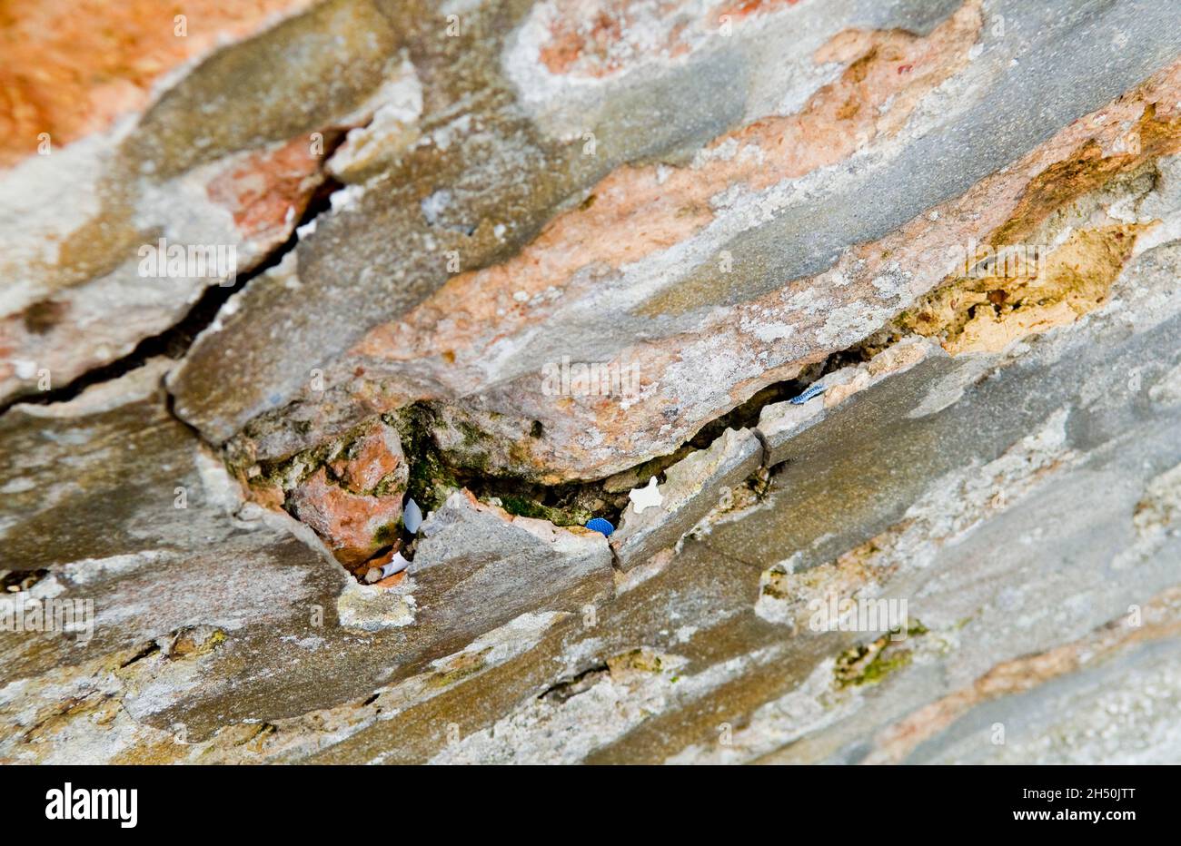 Warn out walls hi-res stock photography and images - Alamy