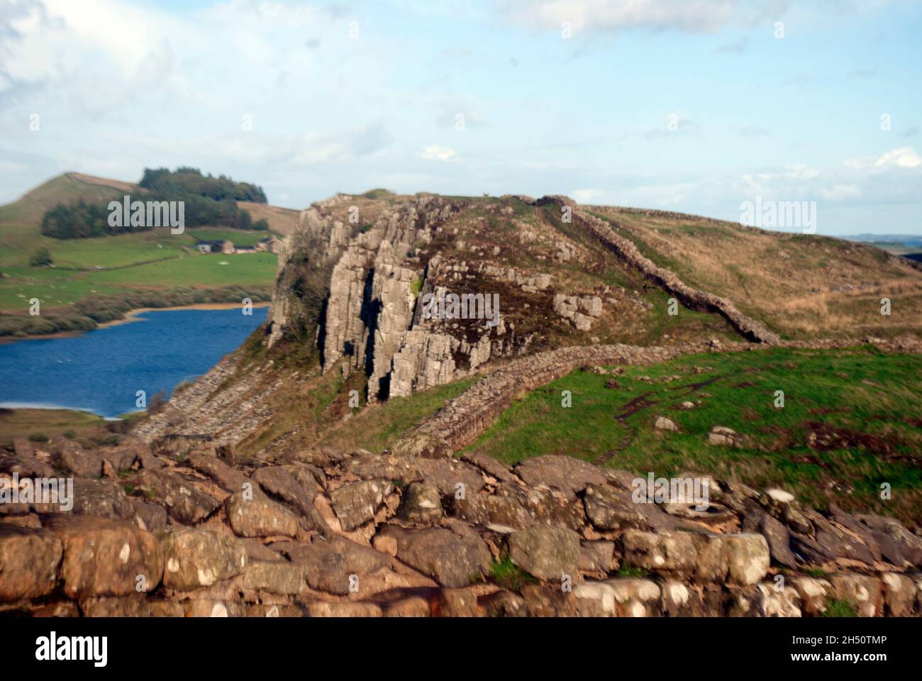 Hadrian's Wall running over crag near Sycamore Gap and Steel Rigg on ...