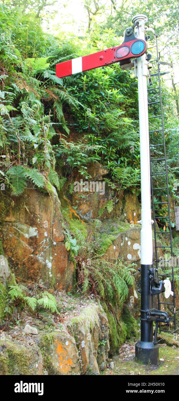 A Traditional Railway Train Signal Pole and Arm Stock Photo - Alamy