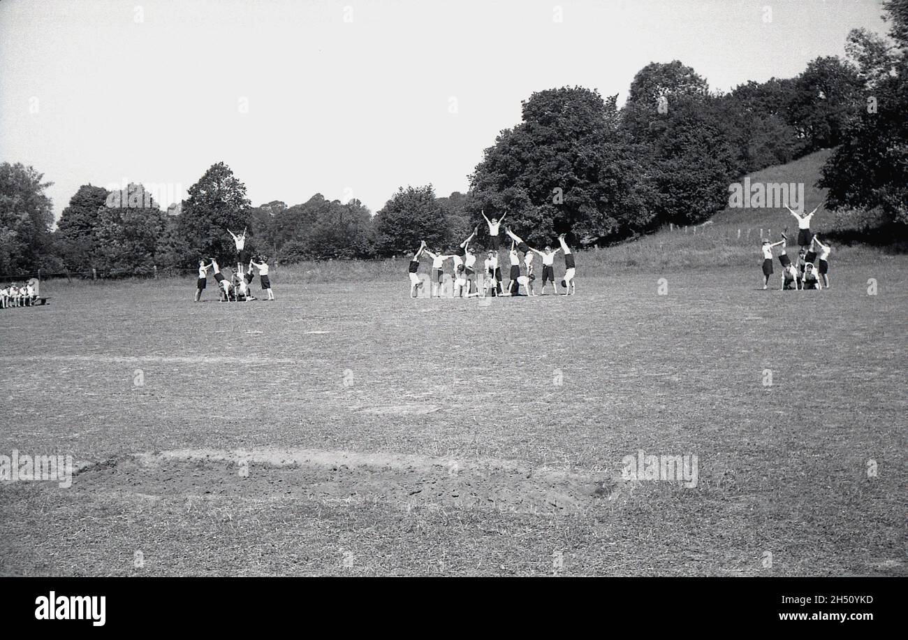Pe class exercise hi-res stock photography and images - Alamy
