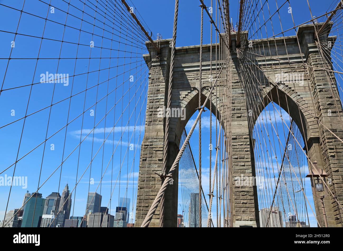 Brooklyn Bridge pylon and Manhattan, New York Stock Photo - Alamy