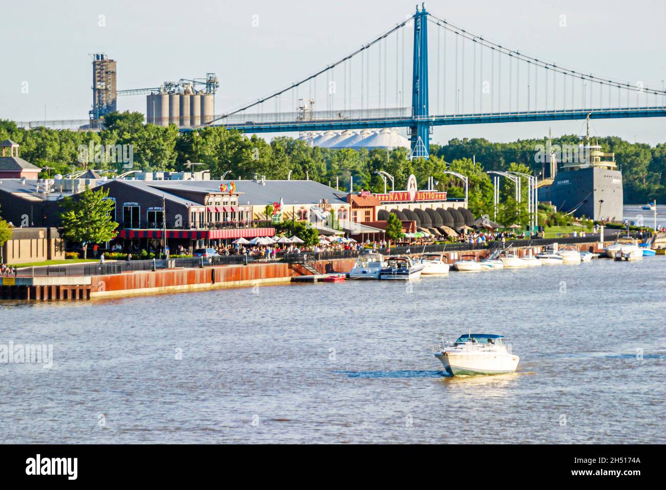 Maumee river bridge hi-res stock photography and images - Alamy