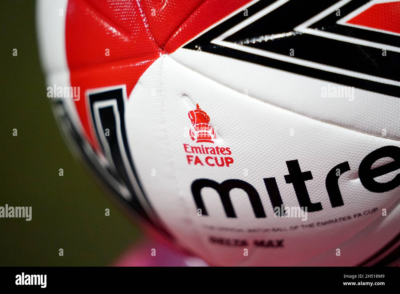 Official emirates fa cup match ball hi-res stock photography and images ...