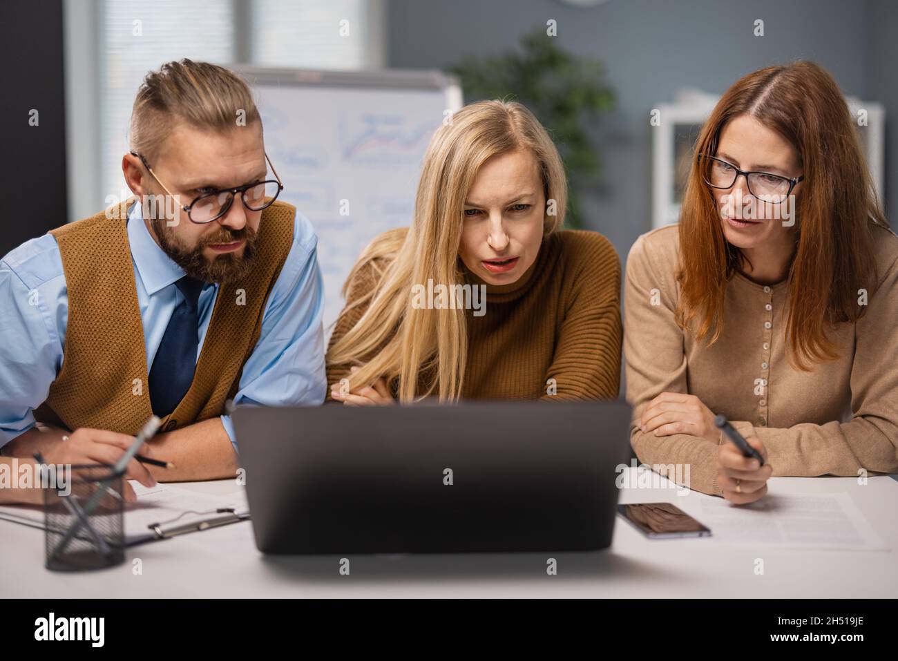 Cooperation partners hi-res stock photography and images - Alamy