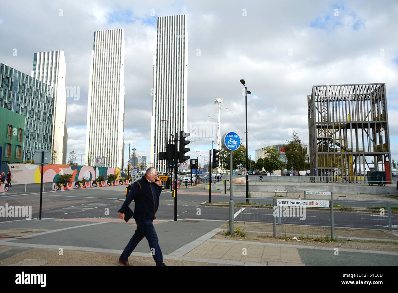 Buildings and entrance to the O2 and the Emirates Air Line Aviation ...