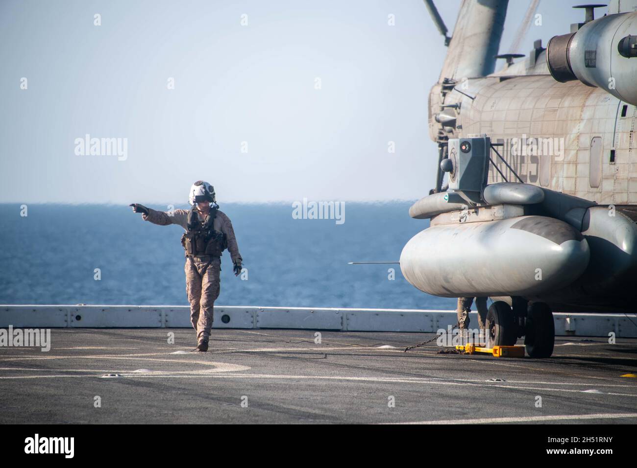 Aircraft handler hi-res stock photography and images - Alamy