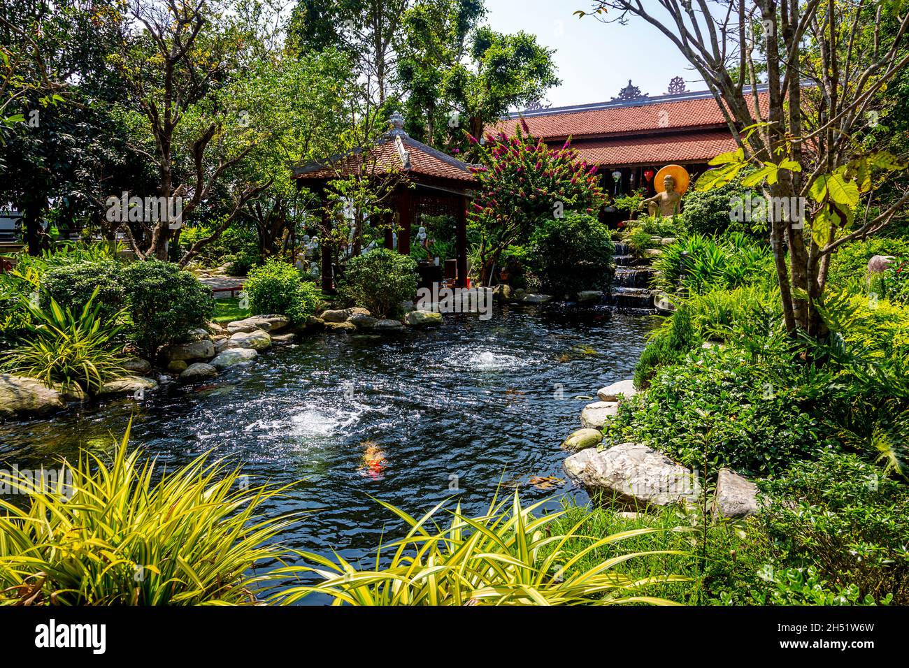 Buddhist temple grounds hi-res stock photography and images - Alamy