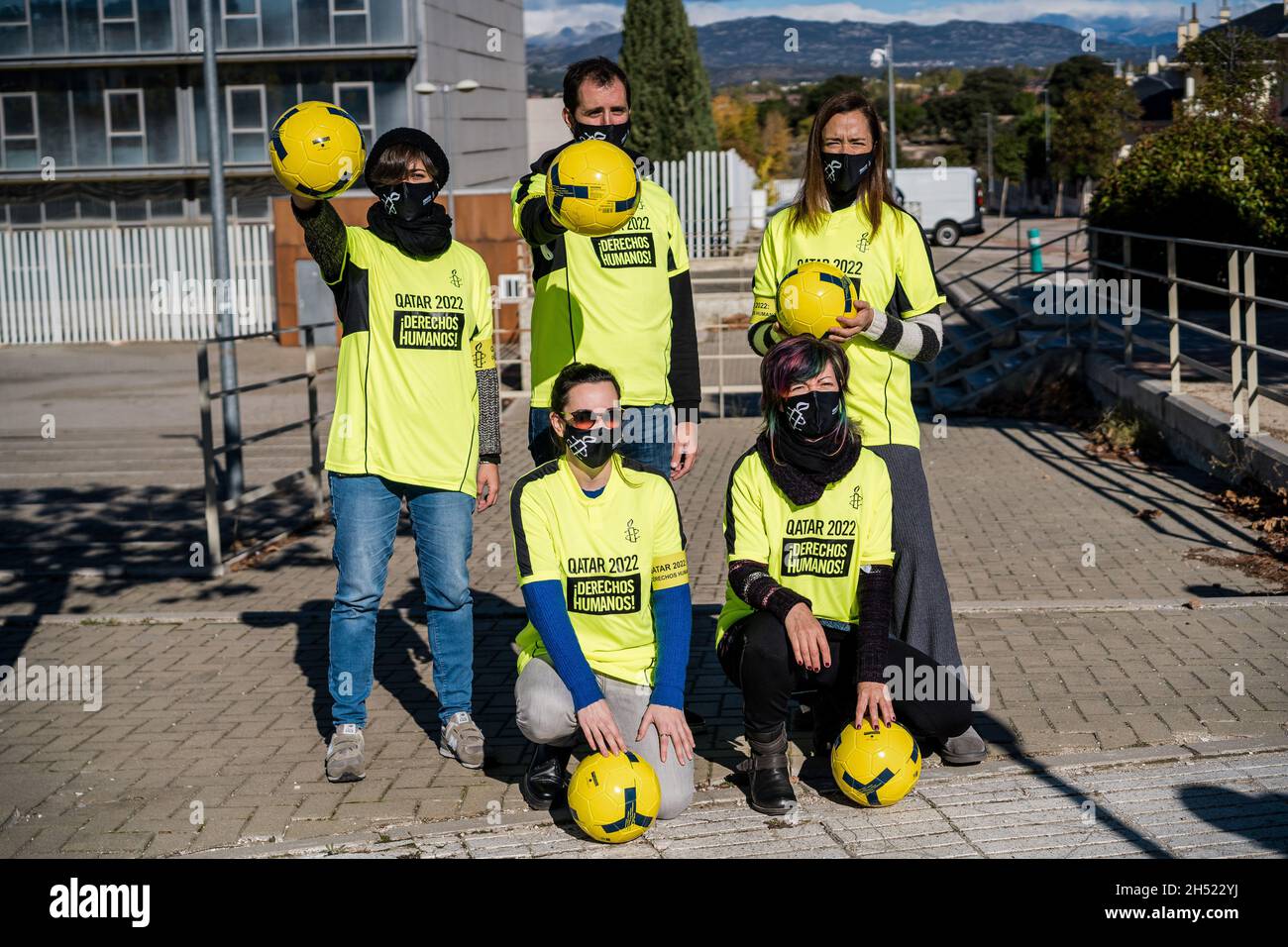 Madrid, Spain. 05th Nov, 2021. Protesters seen holding soccer balls and ...