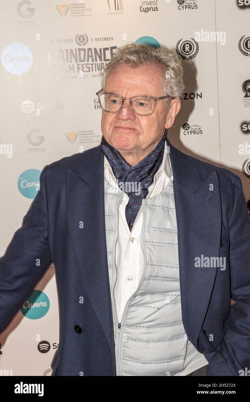 London, UK. 05th Nov, 2021. Tony McGee attended A Bird Flew In - World ...