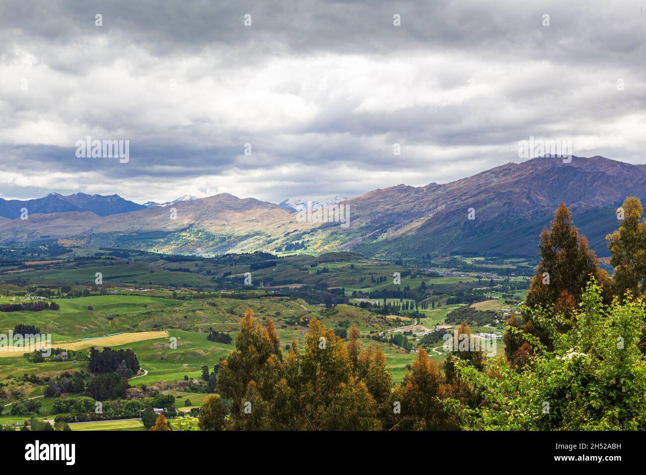 Landscapes of South Island. Panorama neighborhoods Queenstown. New ...