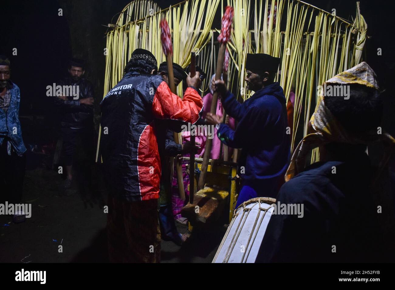 Mappadendang hi-res stock photography and images - Alamy