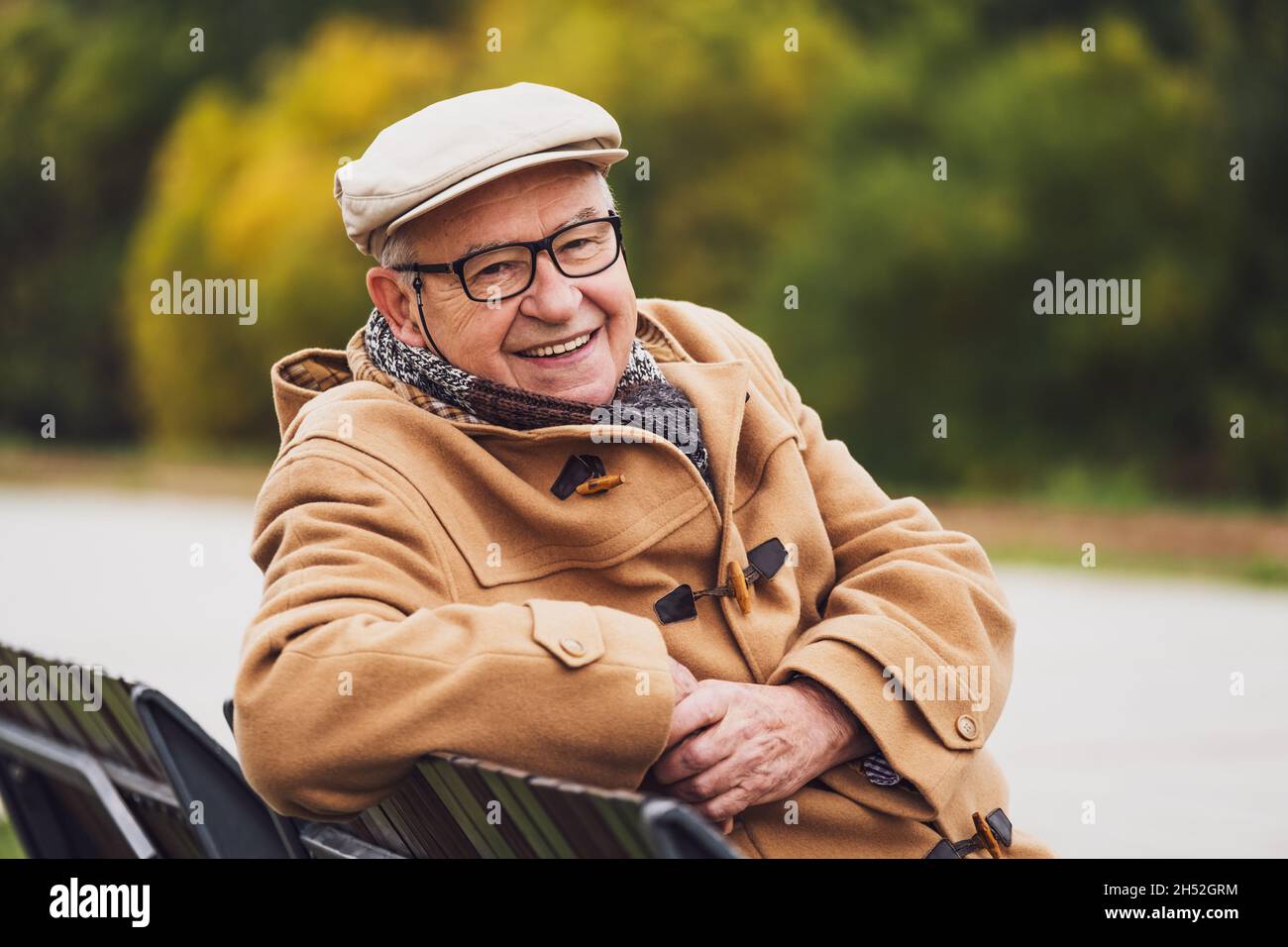 Cheerful old man outdoor hi-res stock photography and images - Alamy