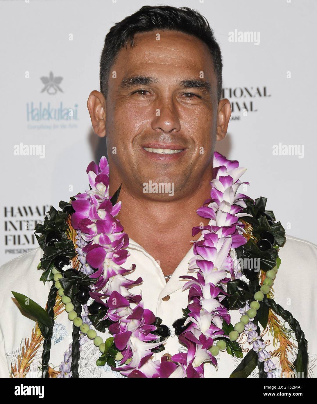 Los Angeles, USA. 05th Nov, 2021. World Longboard Champion Surfer Duane ...