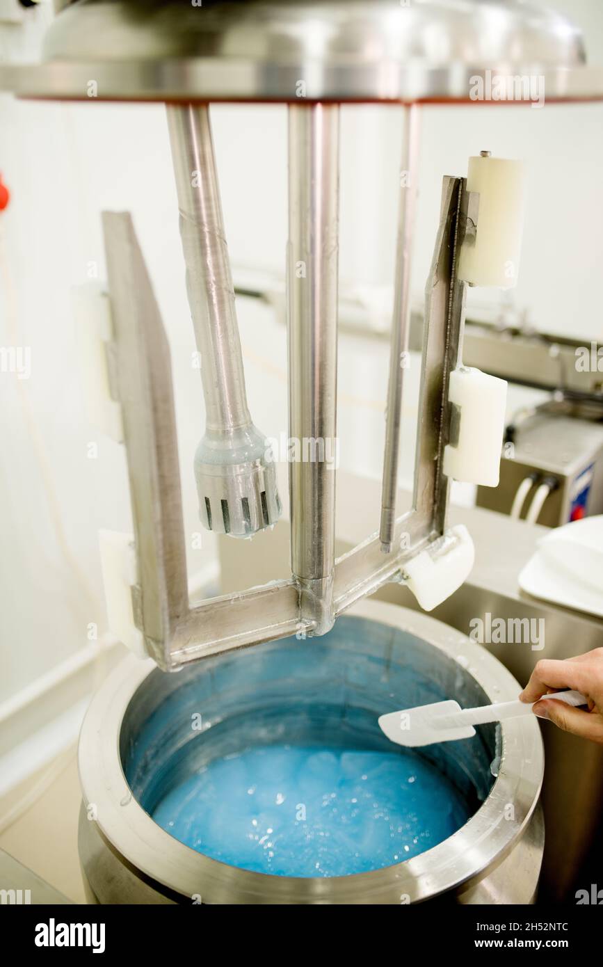 Silica production hi-res stock photography and images - Alamy