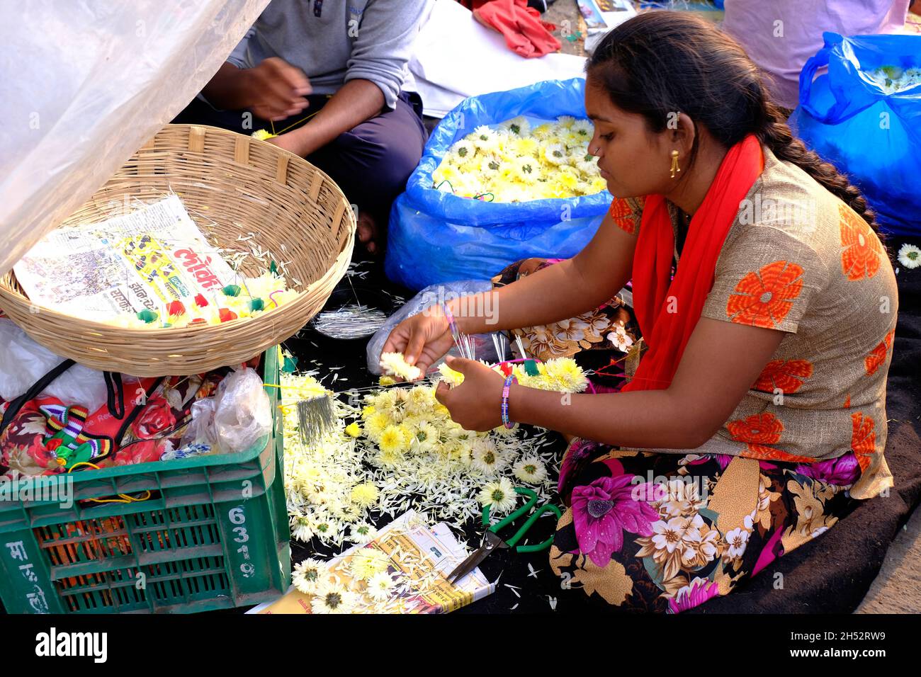 Pooja flowers hi-res stock photography and images - Alamy