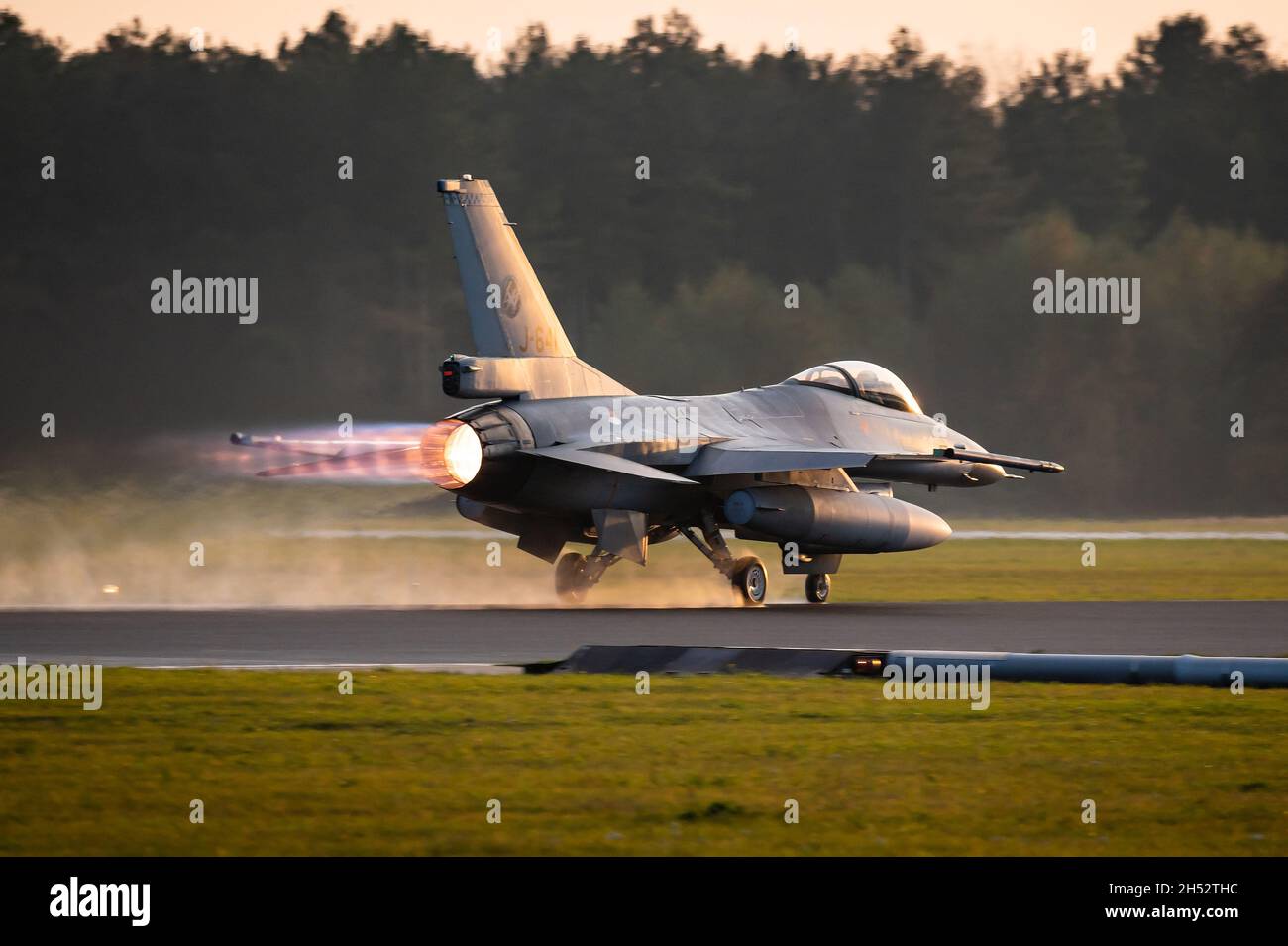 A F-16 Fighting Falcon fighter jet of the Royal Netherlands Air Force ...