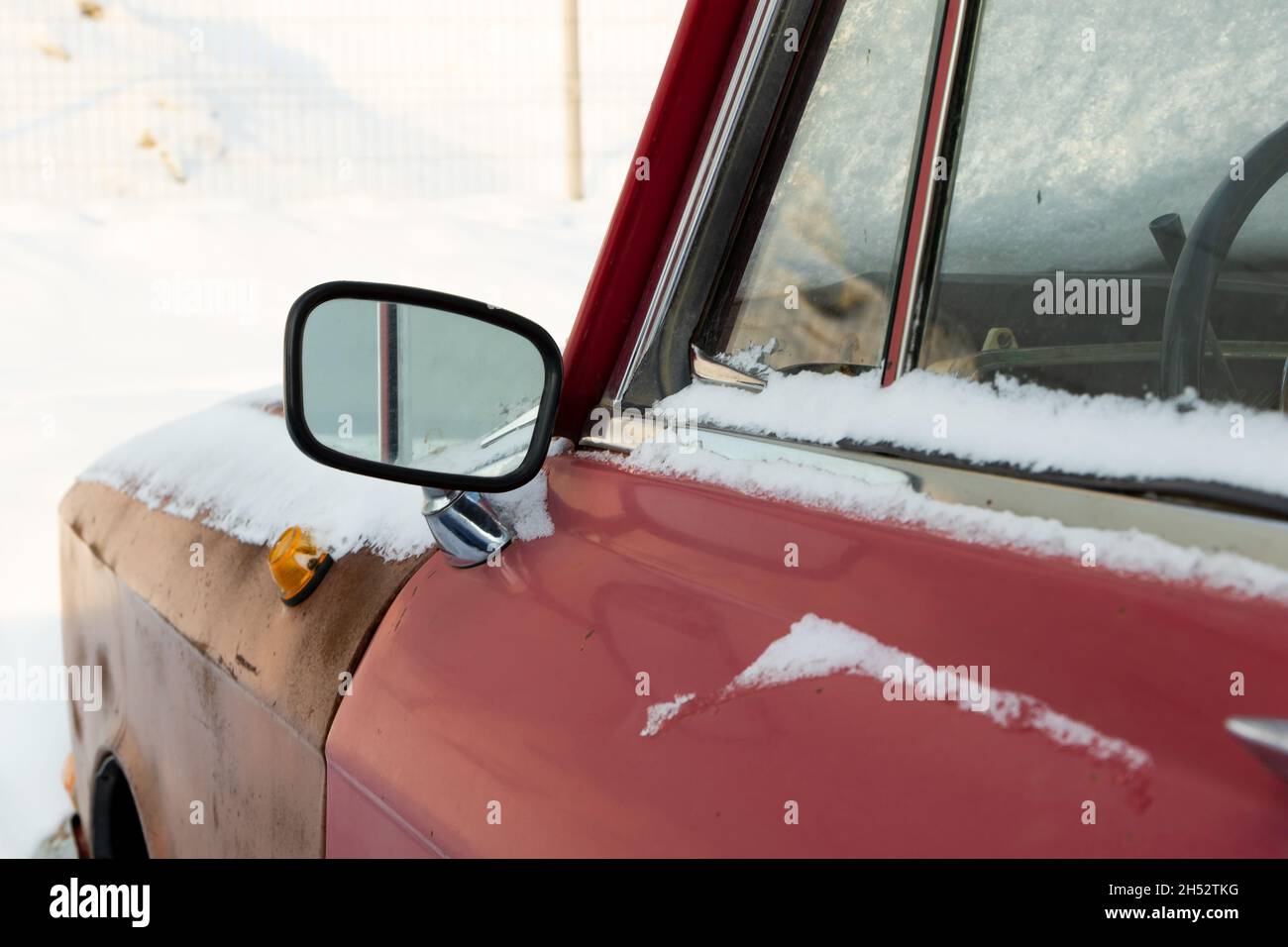 Vintage red car and snow hi-res stock photography and images - Alamy