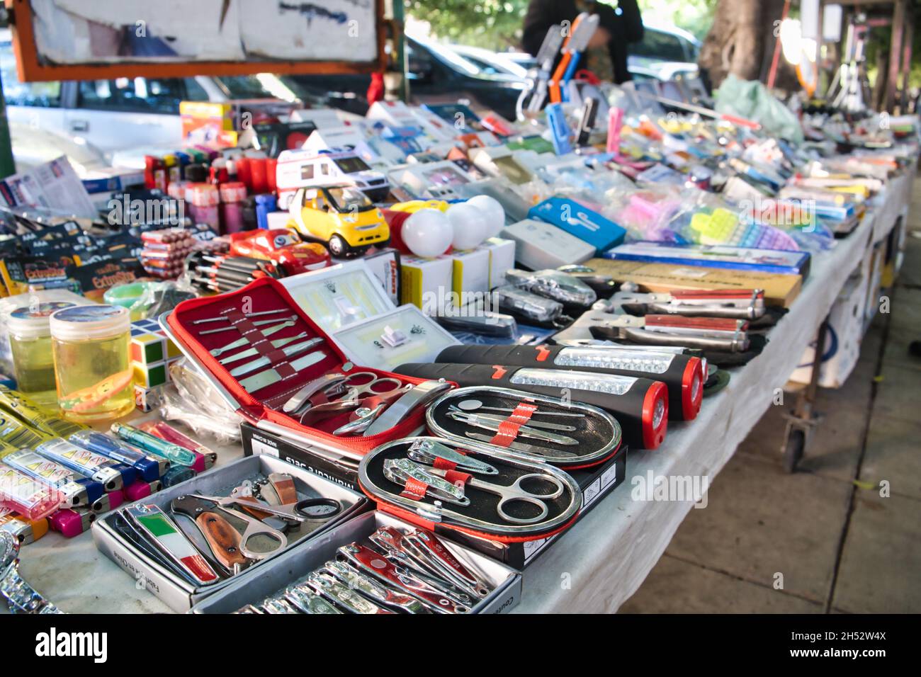 Flea market stall in Palermo Stock Photo - Alamy
