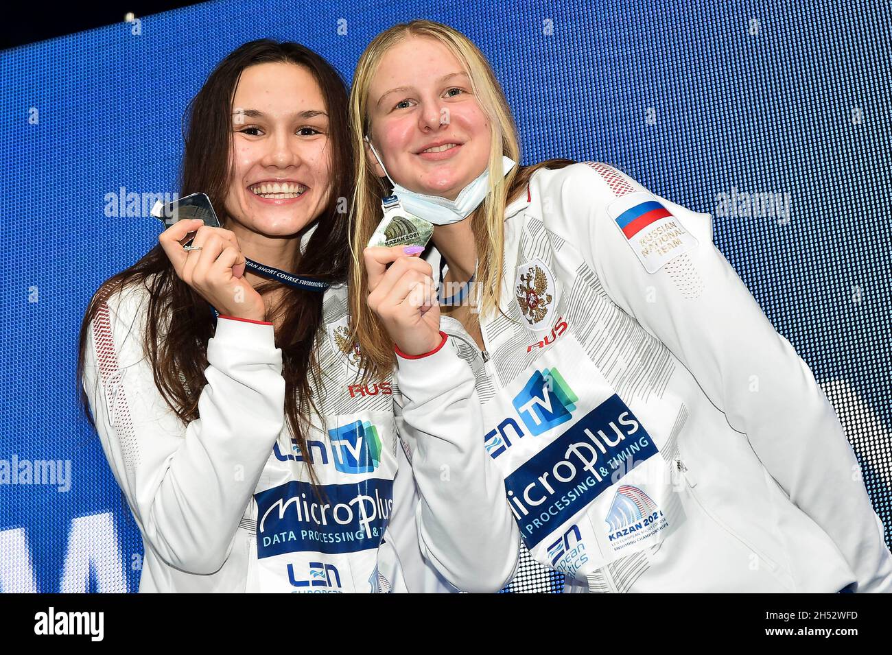 Chikunova evgeniia rus gold medal hi-res stock photography and images ...