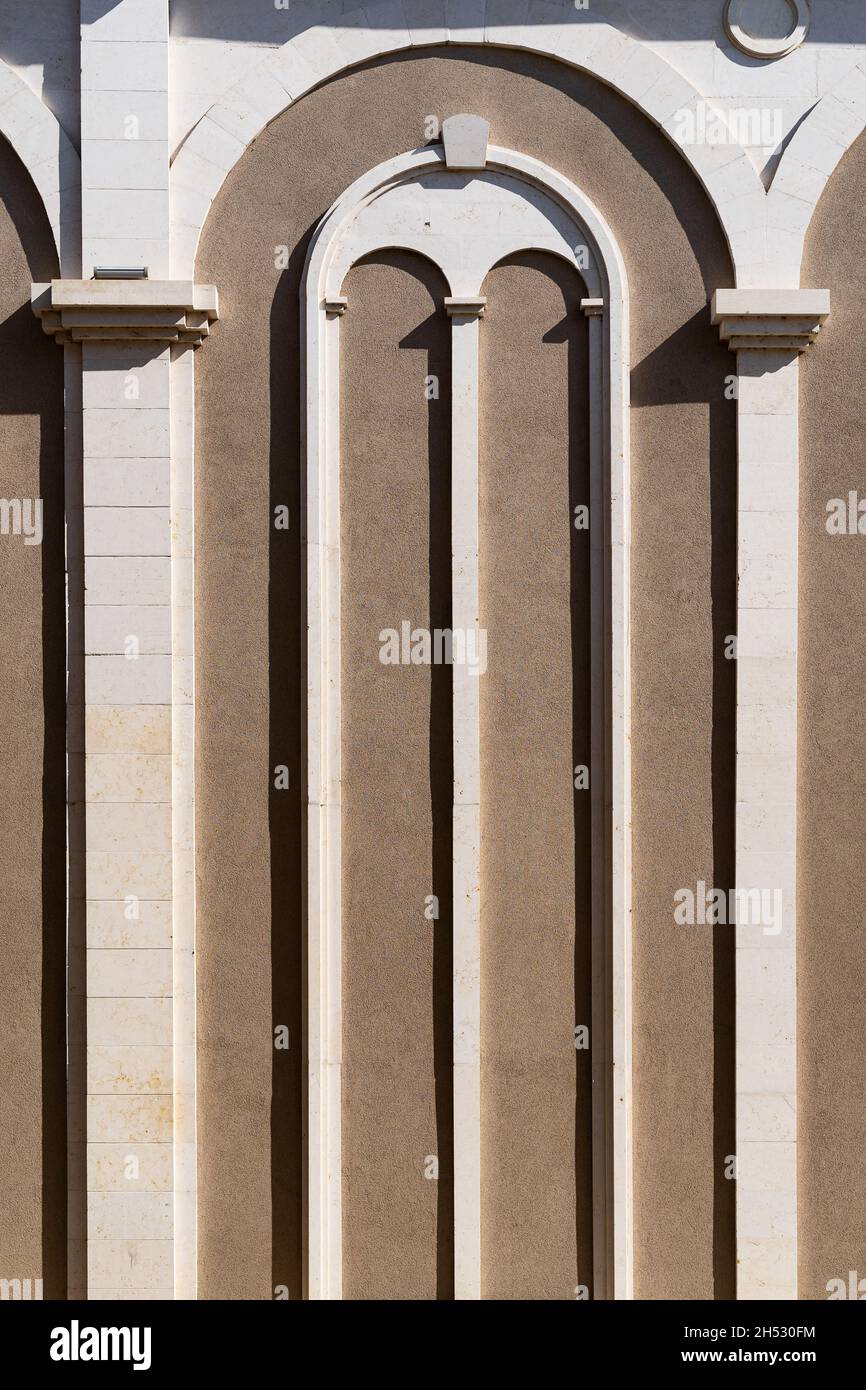 Decorative stone arch hi-res stock photography and images - Alamy