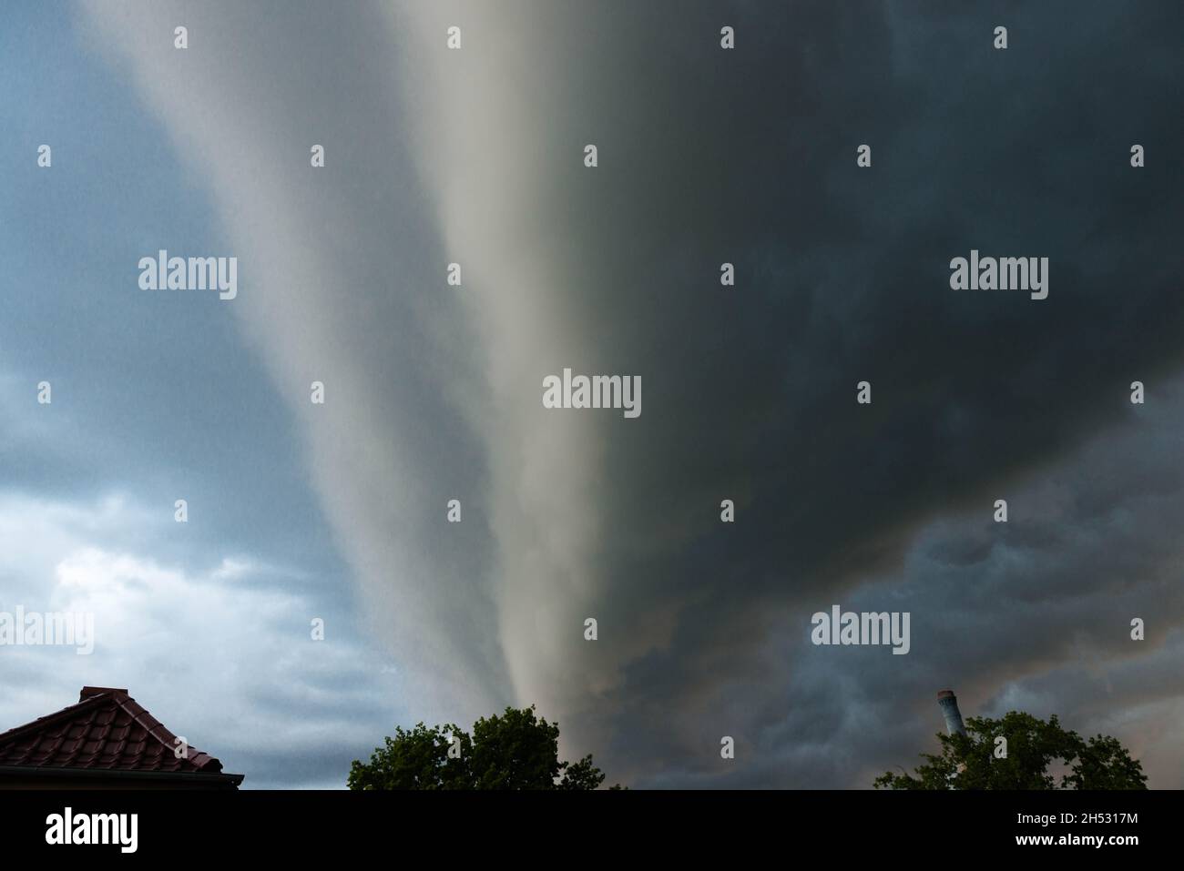 Squall shaft hi-res stock photography and images - Alamy